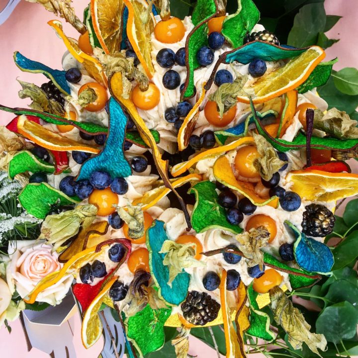 Signature Cake Design - The BouCake Love from Luisa
